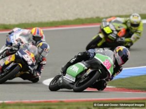 Maverick Vinales schenkt der Familie von Luis Salom eine 125er-Aprilia ...